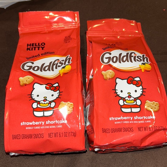 Kitchen | New Limited Edition Sanrio Hello Kitty Goldfish Strawberry ...